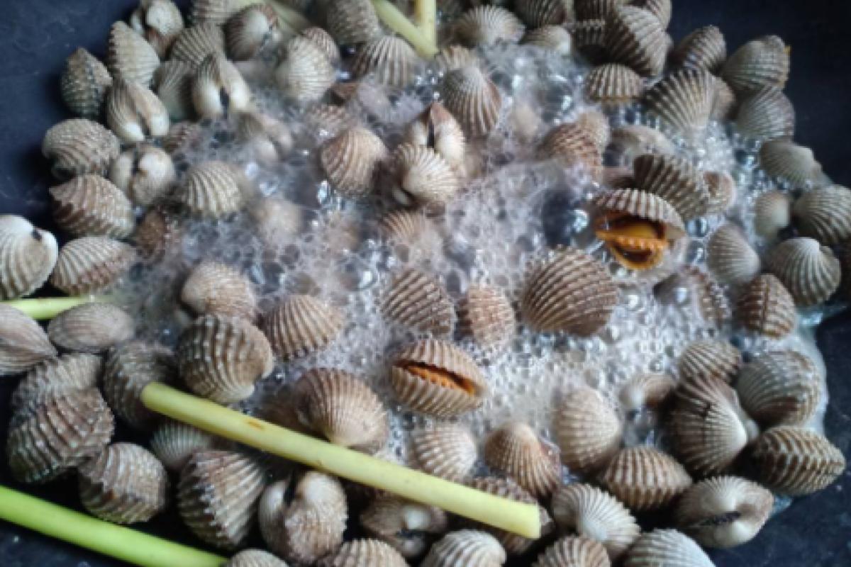 This Is How You Get The Tastiest Clam Meat