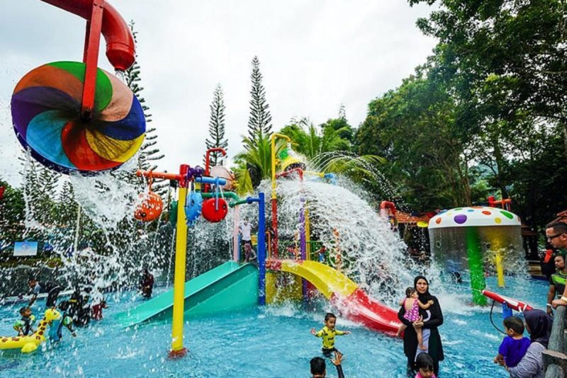 Top 8 Best Water Parks in Malaysia 2025 | Exciting