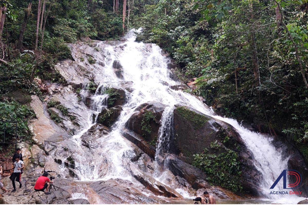 12 Air Terjun Terbaik di Malaysia 2025 | Menarik