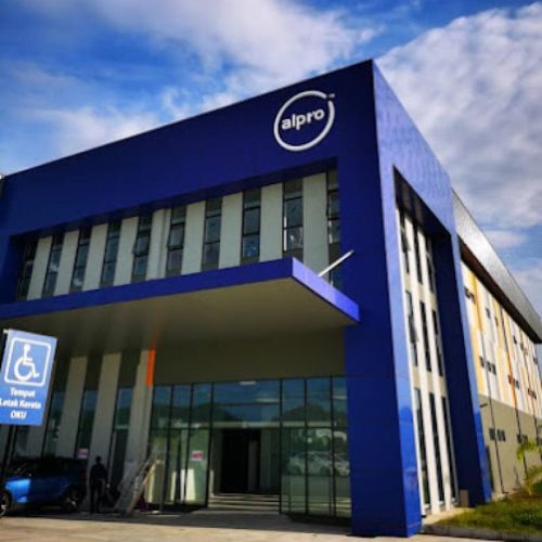 8 Syarikat Farmasi Terbaik di Malaysia 2025 | Terbaik