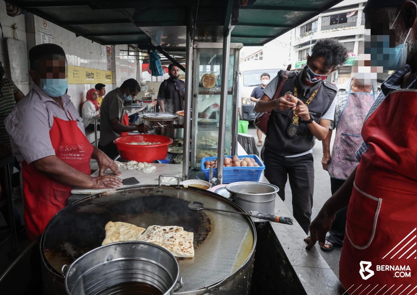Famous Transfer Road 'Roti Canai' Stall Ordered Shut After Poop Found ...