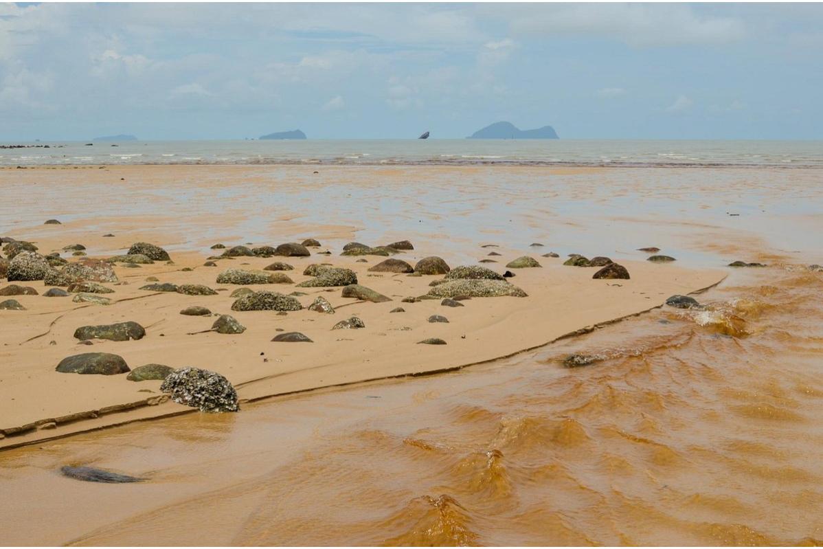 8 Pantai Terbaik di Kuching 2025 | Santai dan Rehat