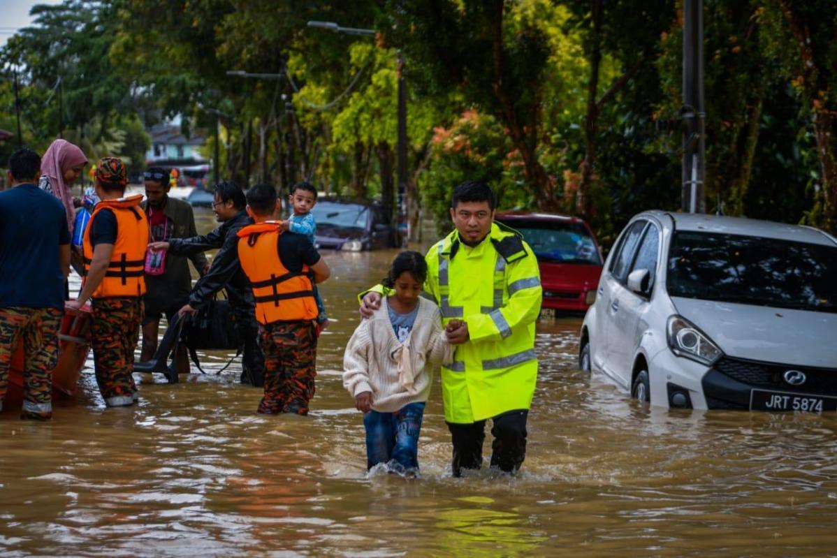 METMalaysia Warns the Monsoon Transitional Phase May Cause Floods Until ...