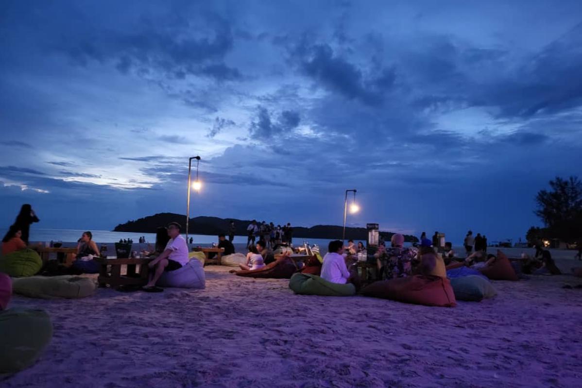 Top 8 Best Beach Bars in Malaysia 2026 | Recommended