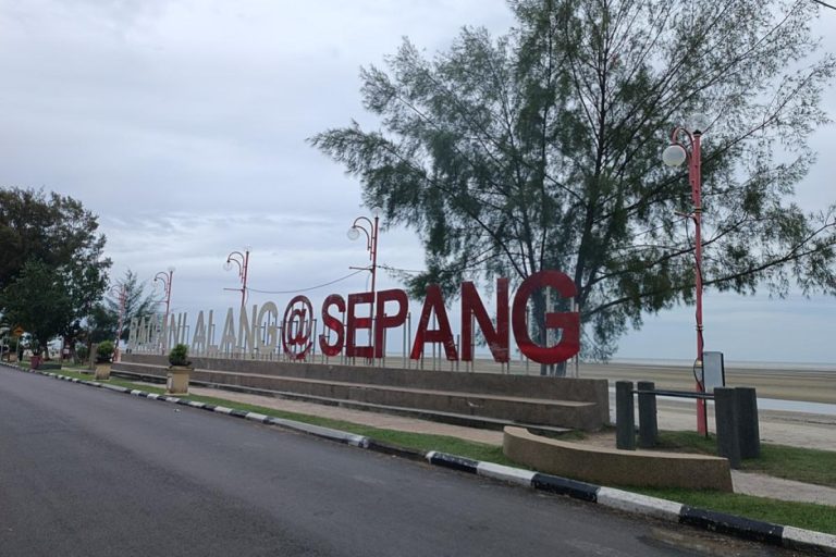 10 Best Things To Do in Sepang Beach 2025 | Friends Trip