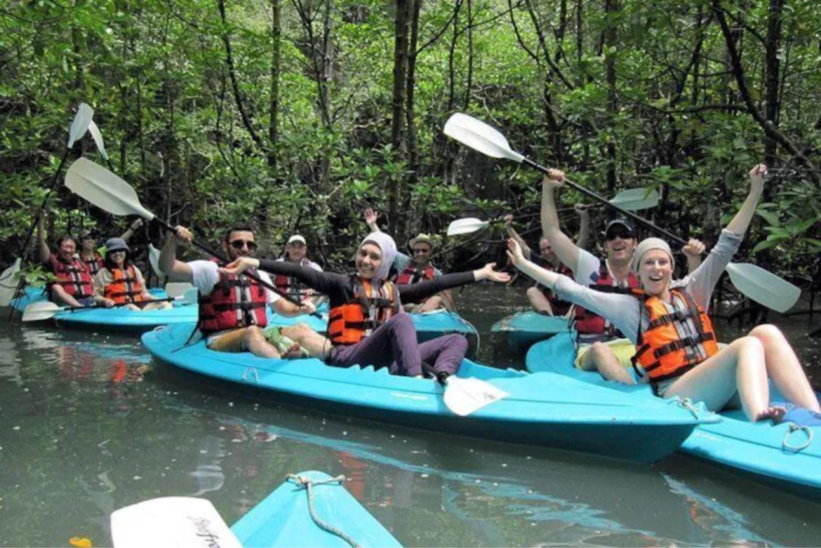 Top 10 Best Water Activities in Malaysia 2026 | Friends Trip