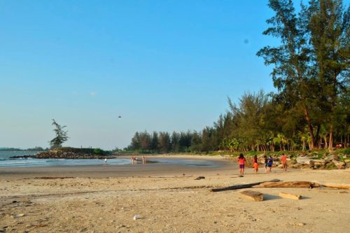 Top 10 Best Beaches in Sarawak 2025 | Friends Trip