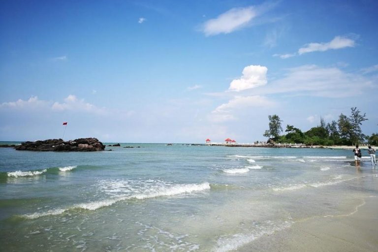Top 10 Best Beaches in Johor 2025 | Must Go