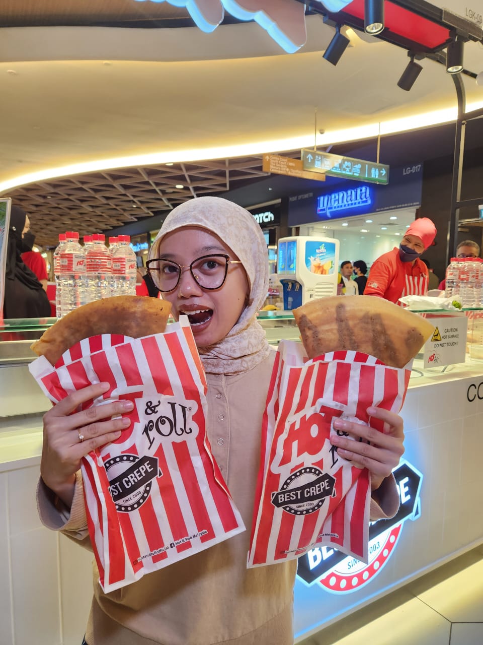 Hot & Roll Unveils its Second MidValley Outlet!! | Tons of Promotion ...