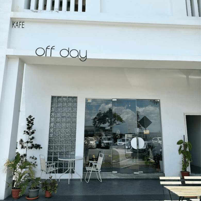 Top 8 Best Pet Cafes in Johor Bahru 2025 | Bring Your Furry Friend!