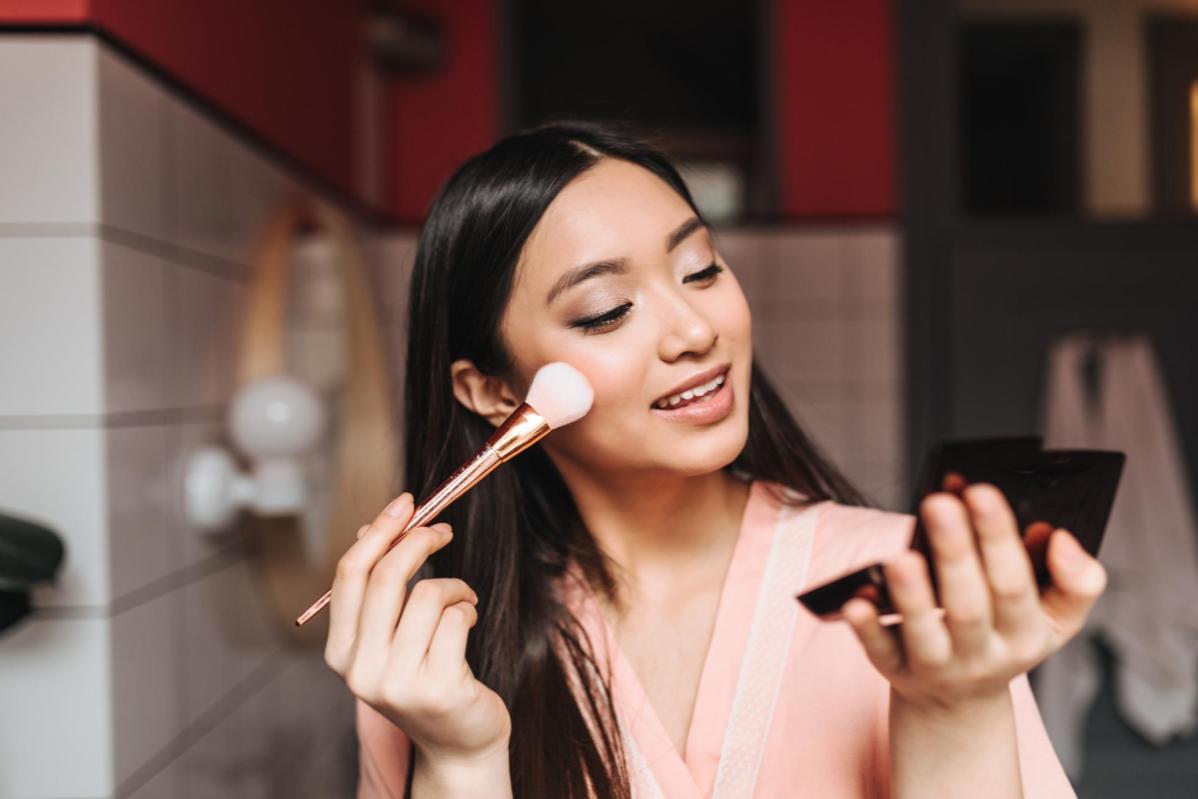 A Simple and Easy Step-by-Step Makeup Guide for Beginners